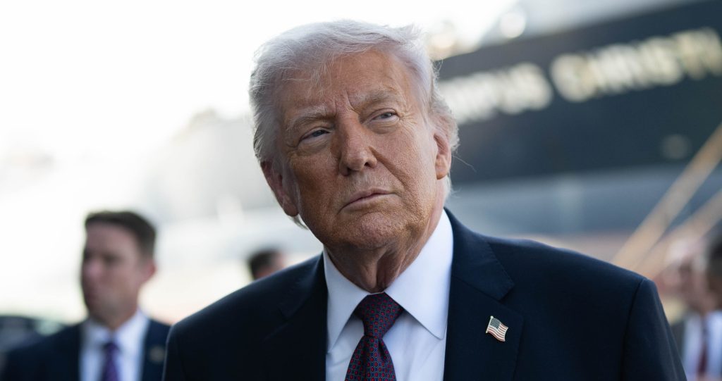 Donald Trump s’assoupit lors des Finales NBA après avoir été ...